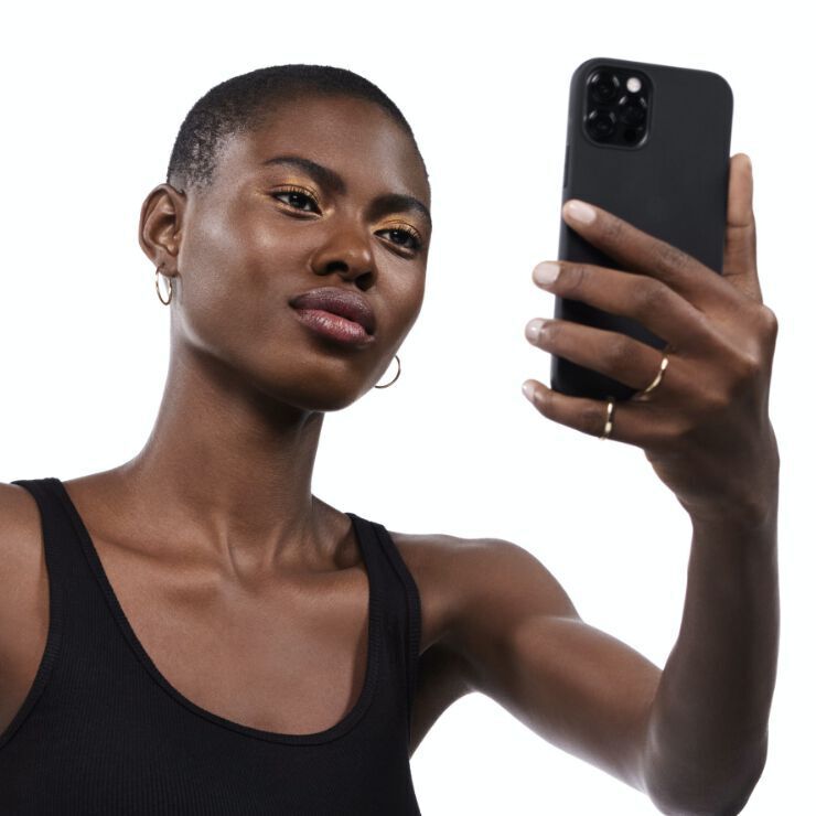 VIRTUAL AND IN-STORE SERVICES BY YSL Beauty International